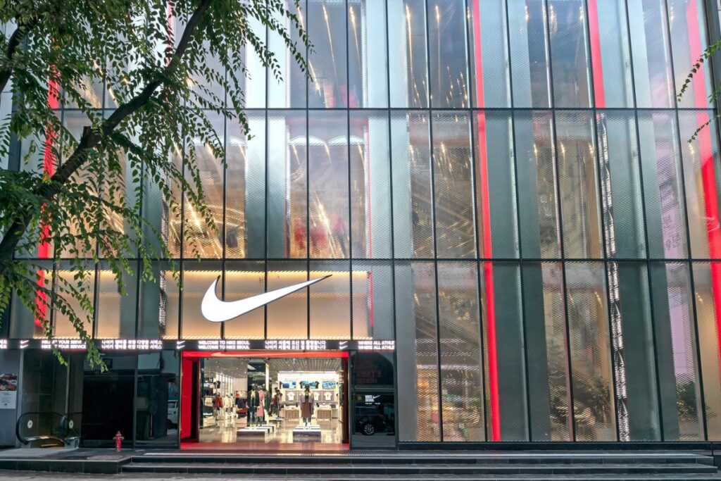 Nike opens a unique digital store in Seoul - Malls.com