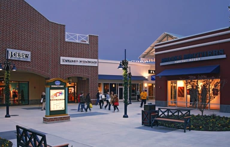 Philadelphia Premium Outlets - Malls.com